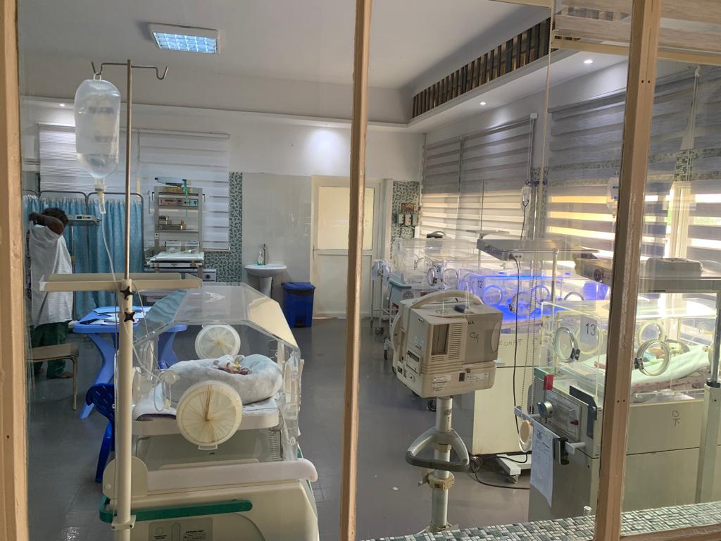 Visite ce jour du service de Néonat par la délégation de l’UNICEF ...